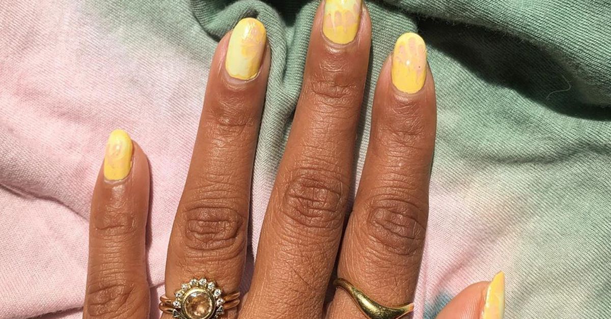 13 Bright Nails Colors Stylish Women Are Wearing Right Now | Who What Wear