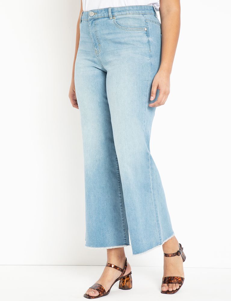 10 Light-Wash-Jean Outfits to Try This Summer | Who What Wear