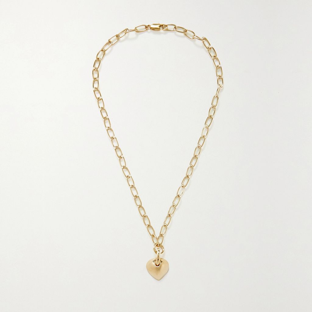 5 Basic Accessories to Wear With Every Type of Outfit | Who What Wear