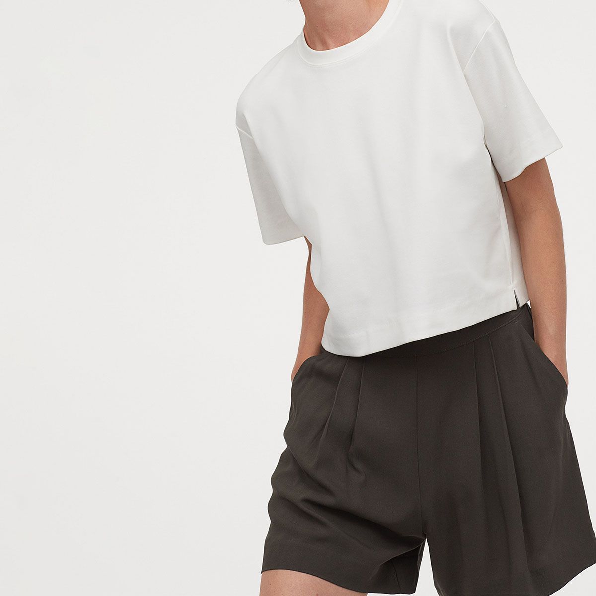 The 19 Best Pleated Shorts and How to Style Them | Who What Wear