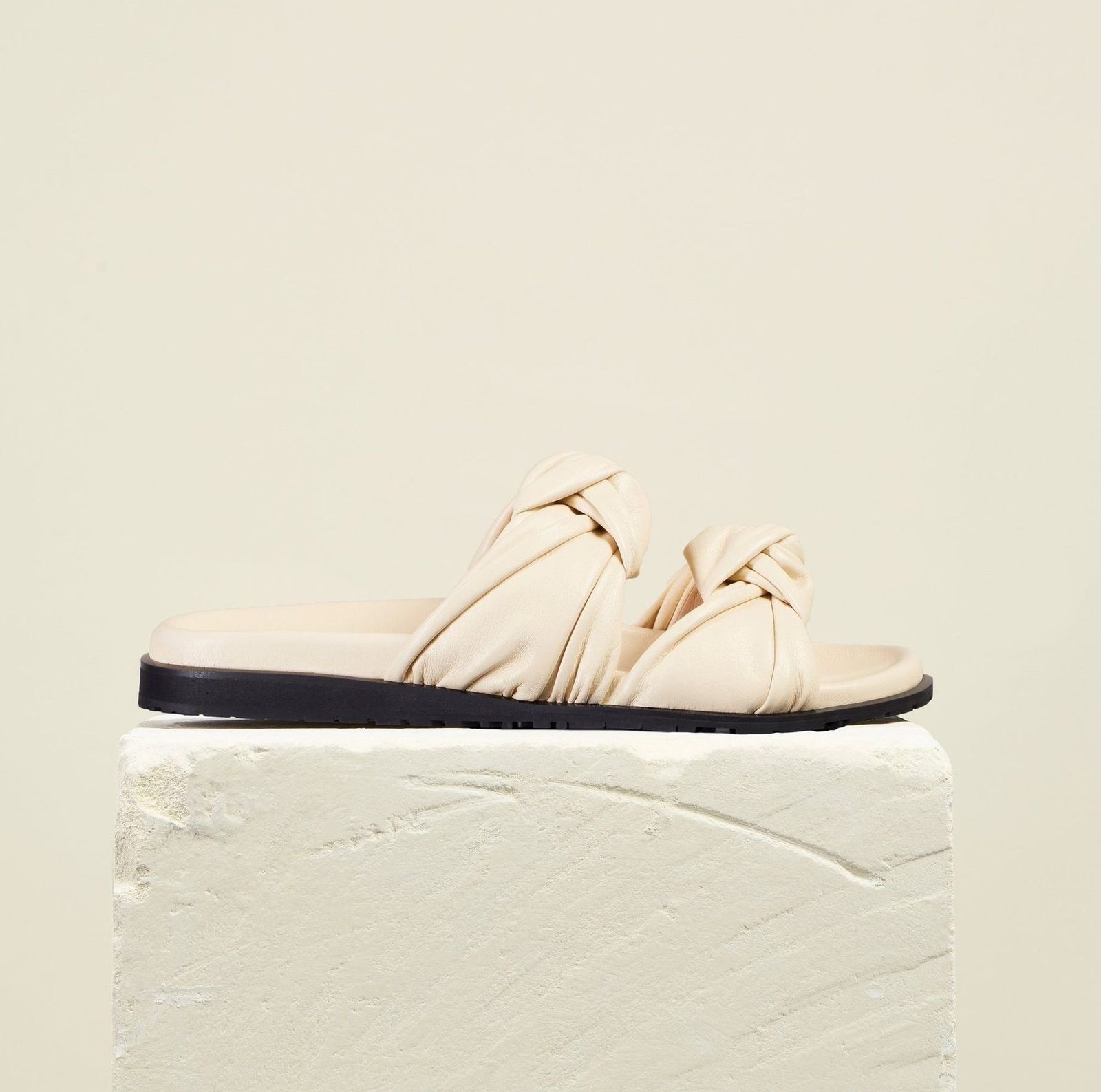 Puffy, Padded Sandals Are the Latest Shoe Trend to Blow Up | Who What Wear