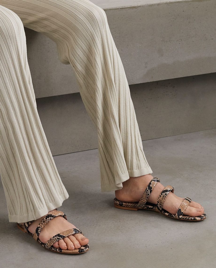 Puffy, Padded Sandals Are the Latest Shoe Trend to Blow Up | Who What Wear