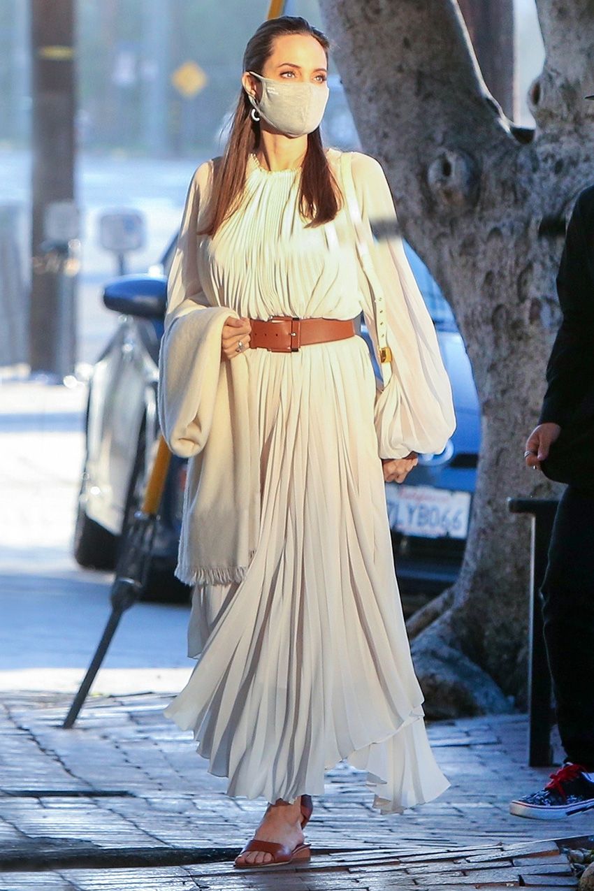 Angelina Jolie Wore the Most Comfortable Cheap Face Mask | Who What Wear