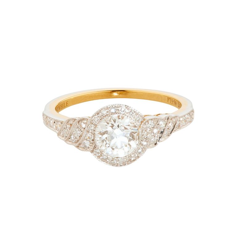 See Lady Amelia Spencer's Classic Diamond Engagement Ring | Who What Wear