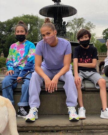 Shop the Face Mask Jennifer Lopez Wears on Repeat | Who What Wear