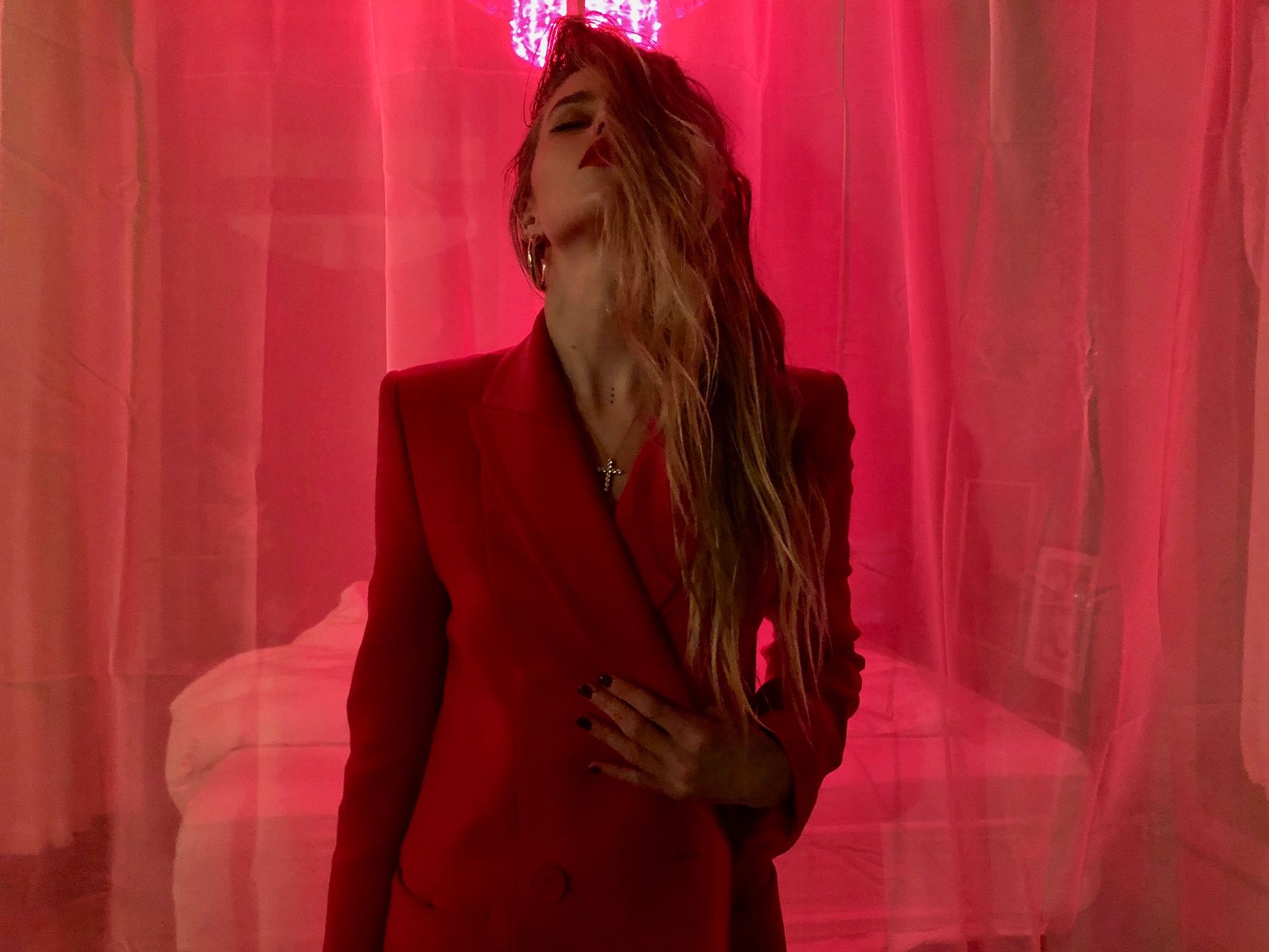 Actress Abbey Lee on Lovecraft Country and '90s Fashion | Who What Wear