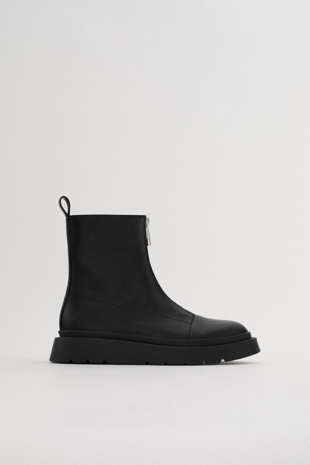 The Fall 2020 Flat-Boot Trend Is Finally Here | Who What Wear