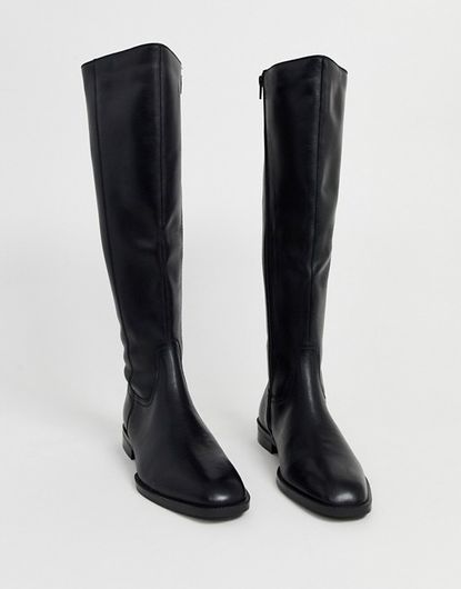 The Fall 2020 Flat-Boot Trend Is Finally Here | Who What Wear