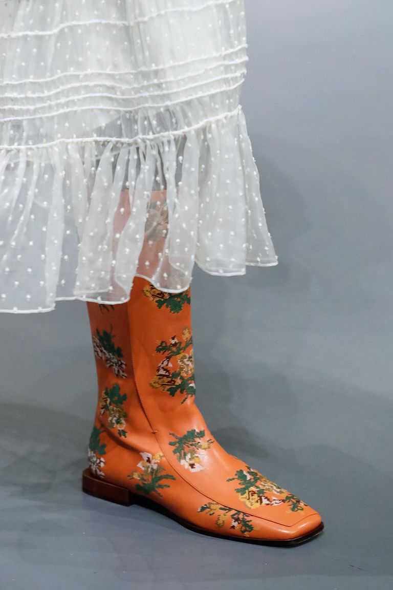 The Fall 2020 Flat-Boot Trend Is Finally Here | Who What Wear