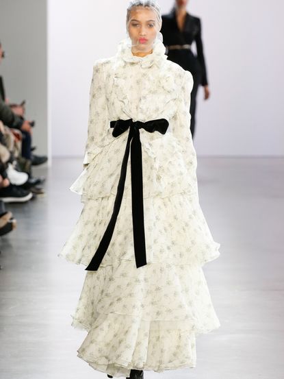 Bows Are Fall's Latest Trend—Here's How to Style Them | Who What Wear