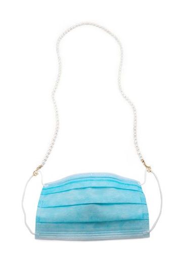 17 Pretty Mask Chains Inspired By Elle Fanning's | Who What Wear