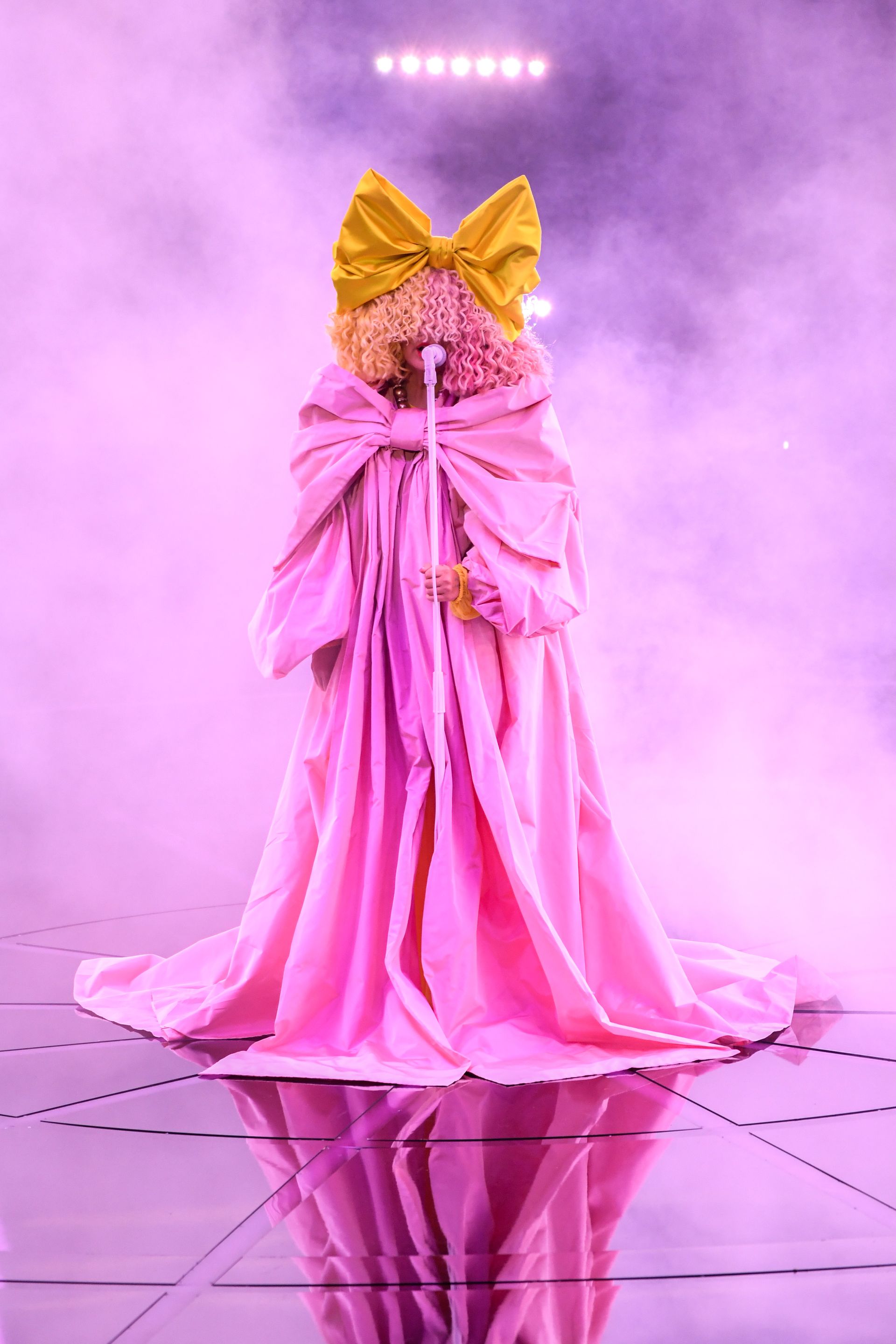 The Best Looks From the 2020 Billboard Music Awards | Who What Wear