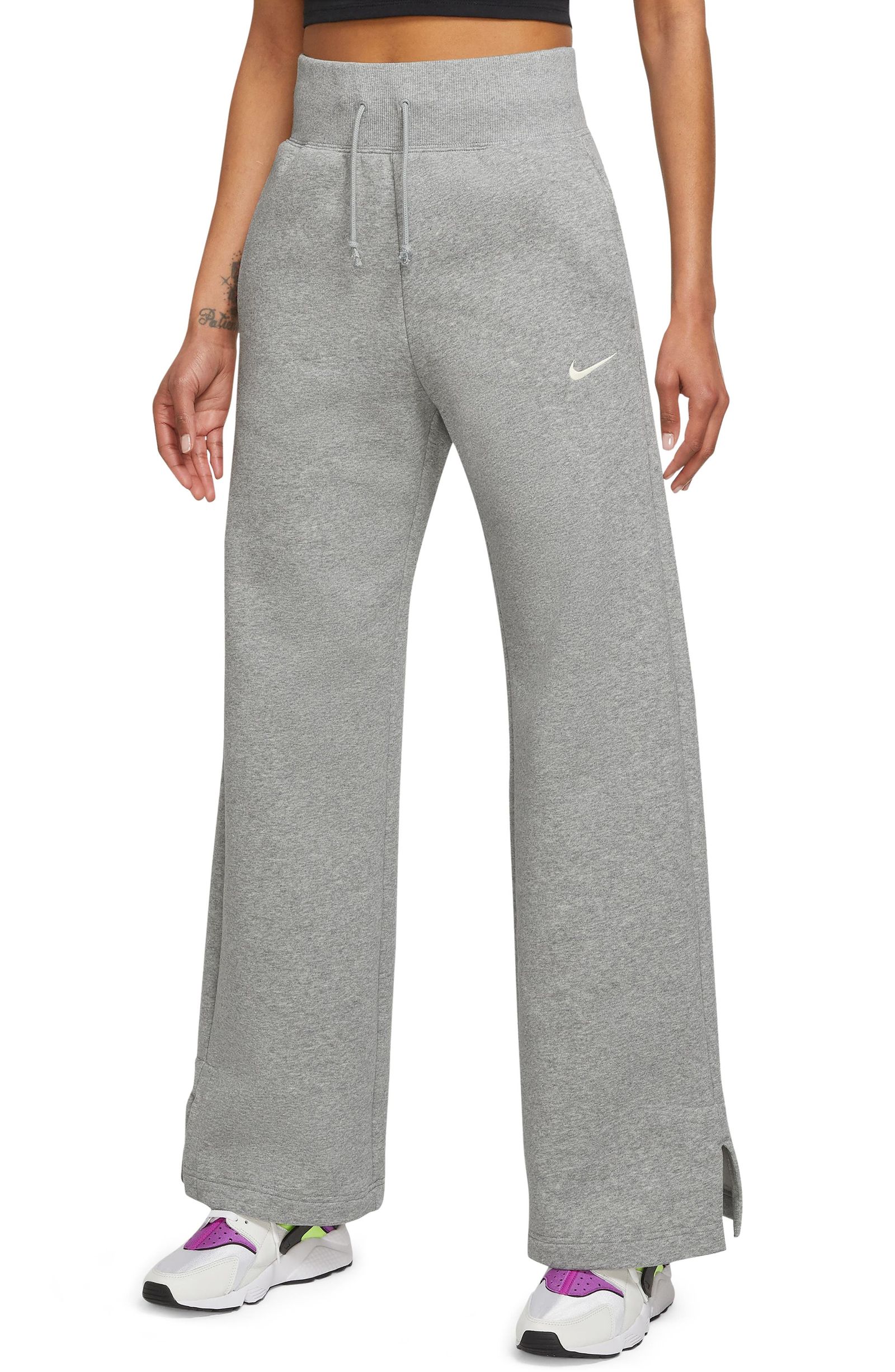 The 17 Best Wide-Leg Sweatpants That Are So Chic | Who What Wear