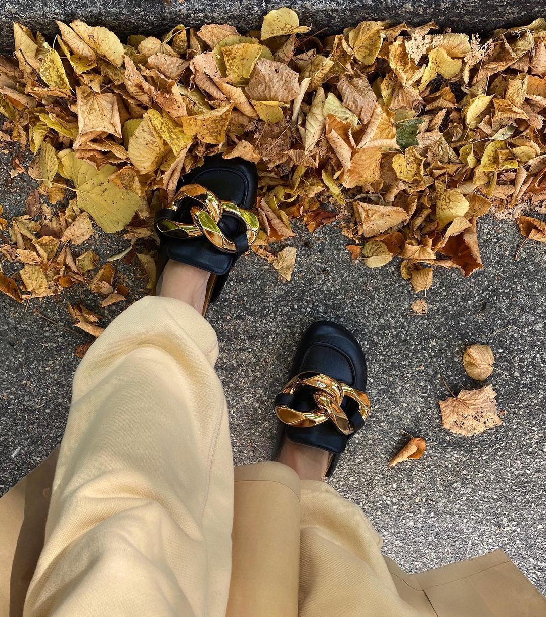 Clogs Are the Latest Shoe Trend We're Seeing Everywhere | Who What Wear
