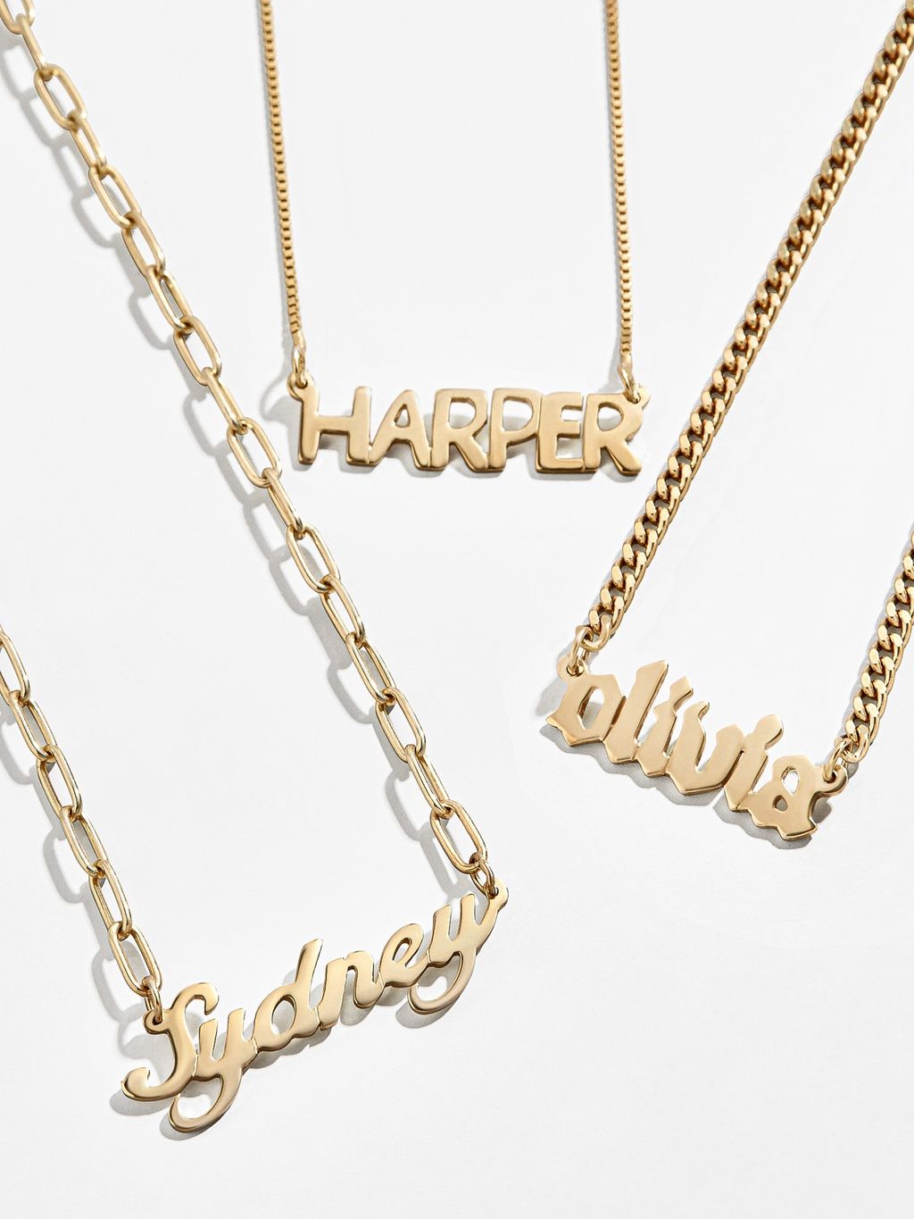 The 20 Best Nameplate Necklaces and the Style's Origins | Who What Wear