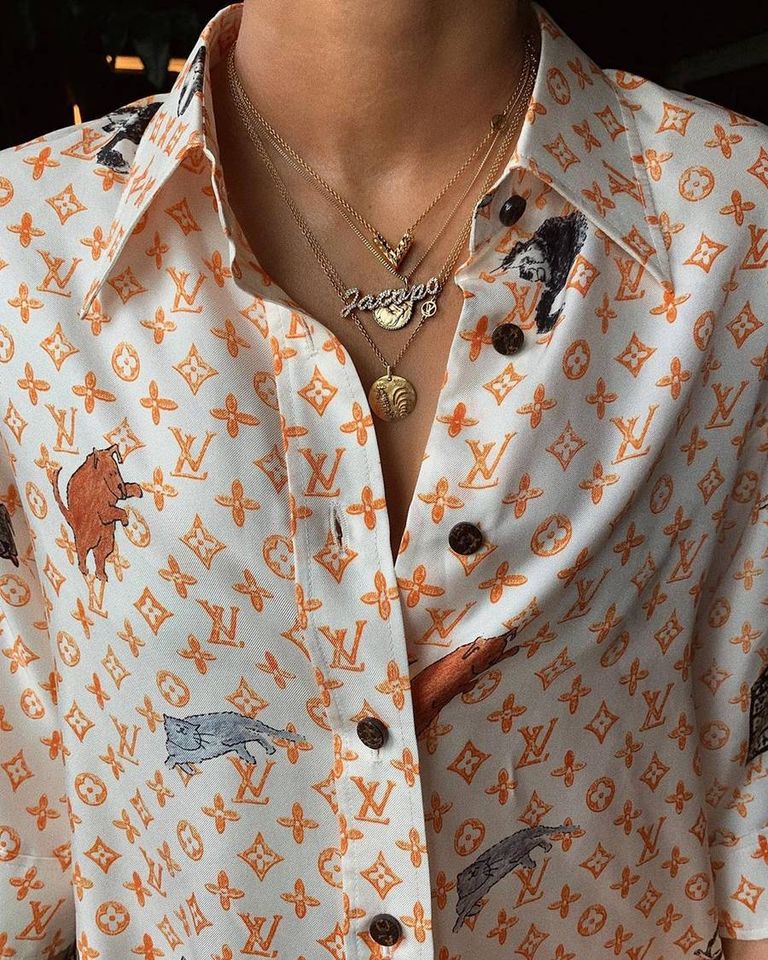 The 20 Best Nameplate Necklaces and the Style's Origins | Who What Wear