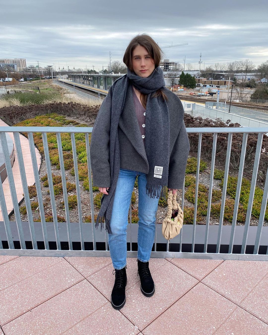 4 New Jean Outfits We're Wearing in 2021—and What's Out | Who What Wear