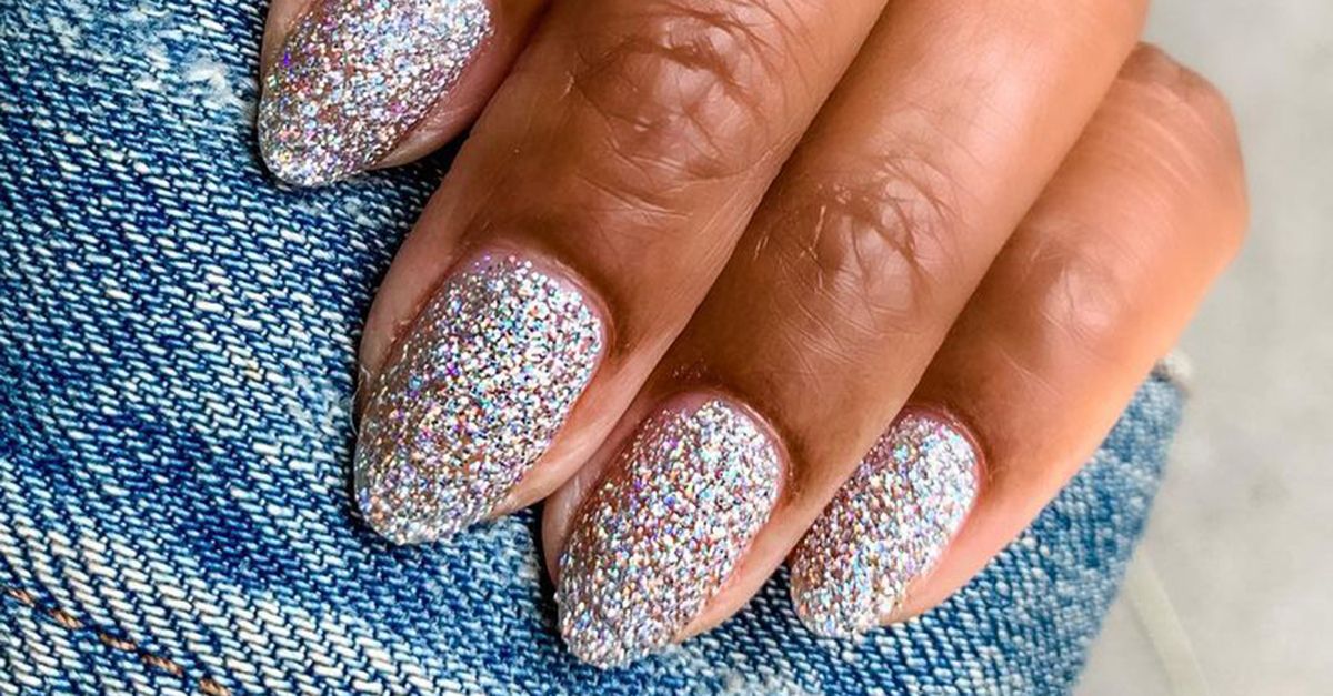 The 21 Best Christmas Nail Colors of 2022 | Who What Wear