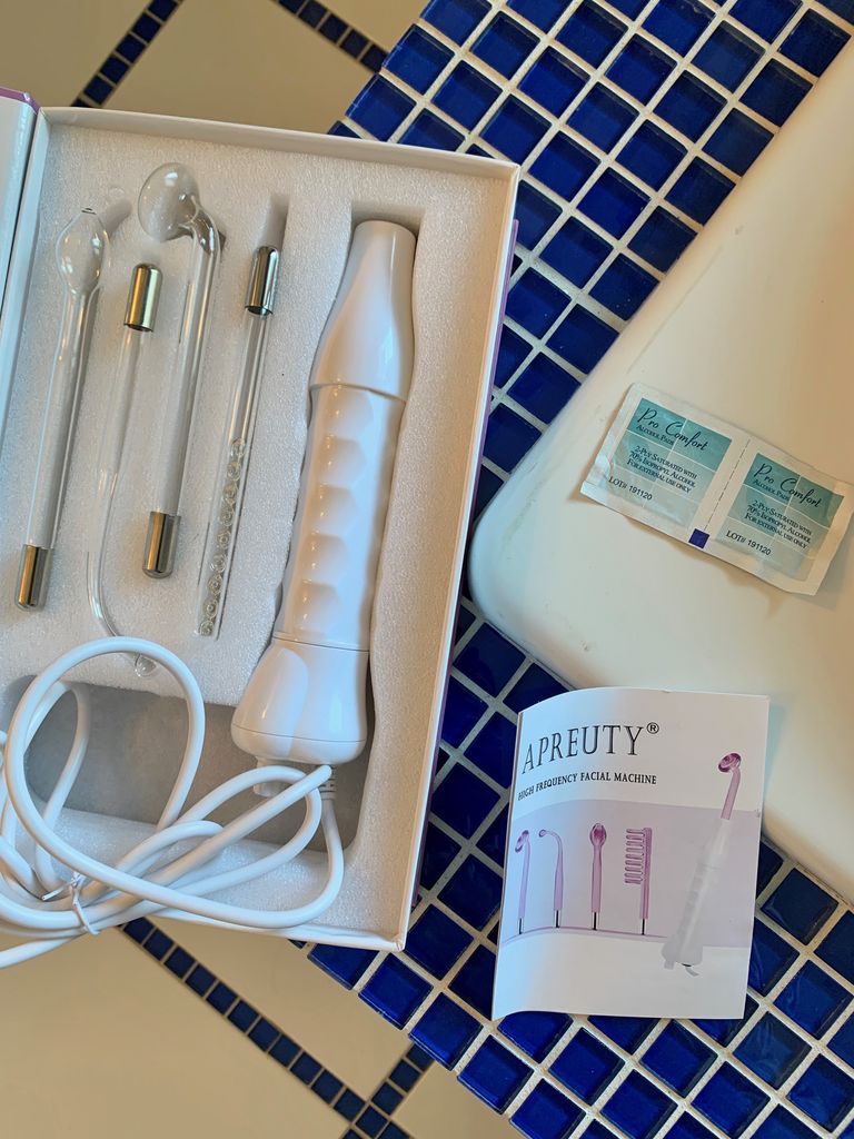 8 At-Home Facial Tools to Achieve a Glow | Who What Wear