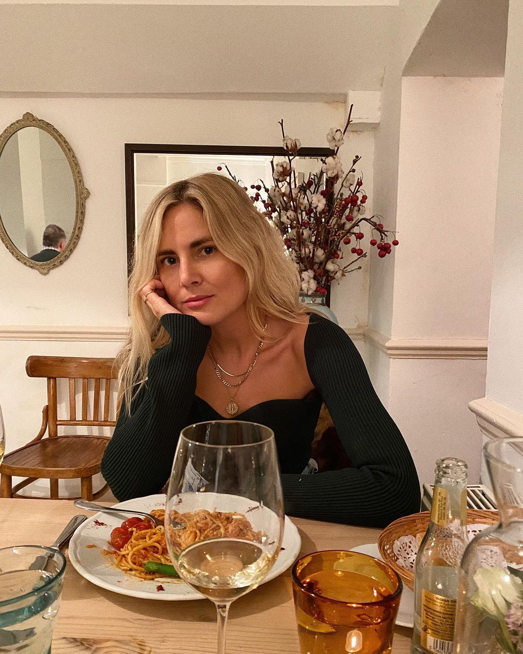 If You're Going to a Restaurant, Here Are 13 Stylish Outfits | Who What ...