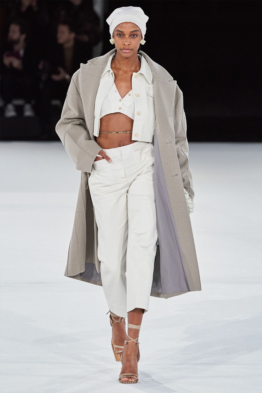 Everything You Need to Know About the Belly Chain Trend | Who What Wear
