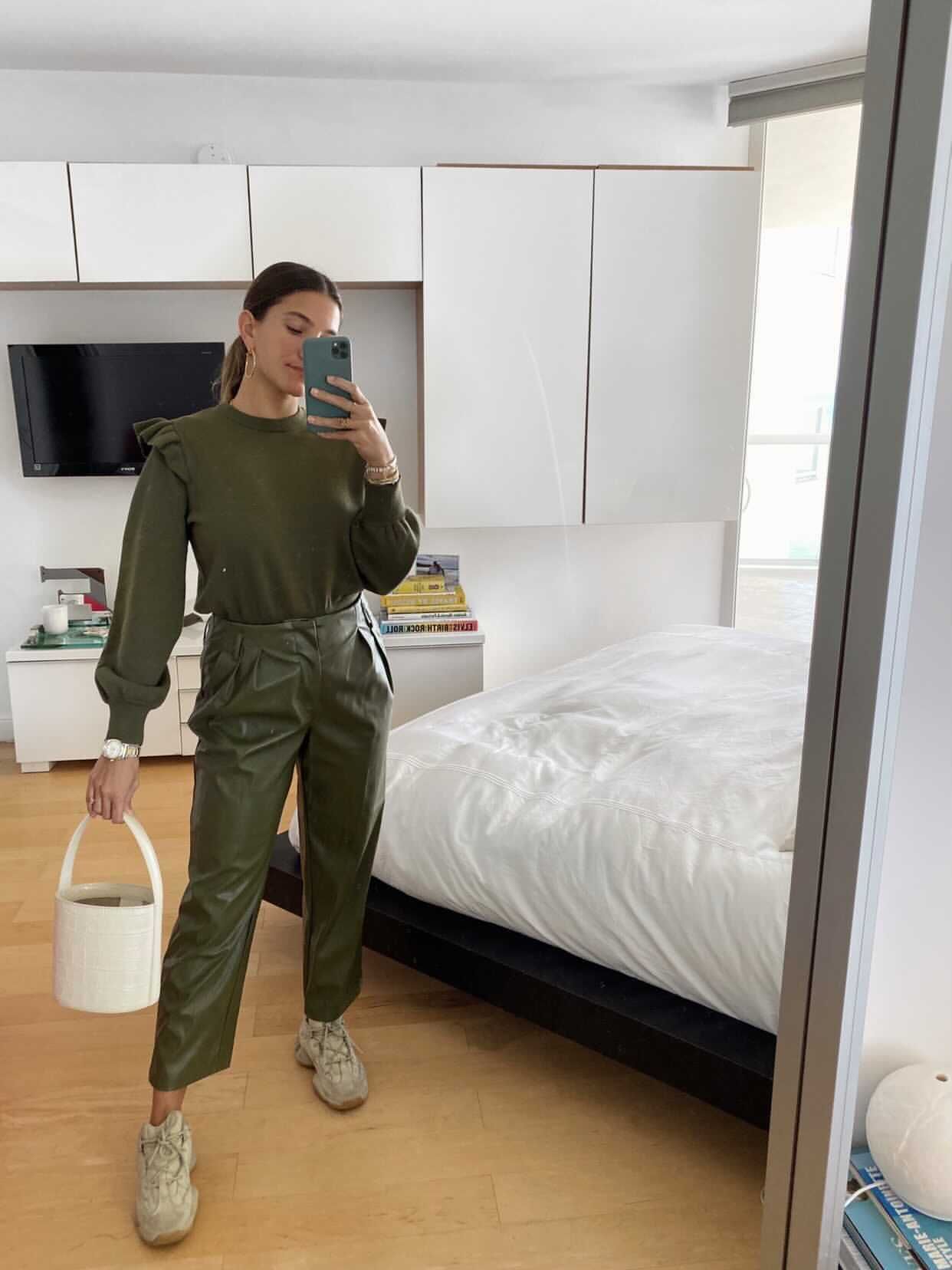 10 Functional Basics That Make Any Outfit Look Expensive | Who What Wear