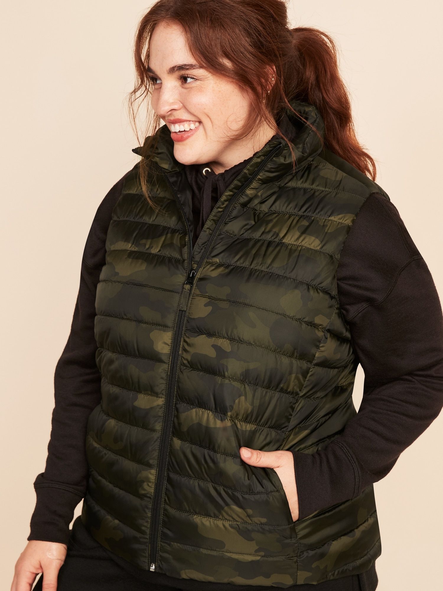 Katie Holmes Wore the Puffer Vest Trend That's Heating Up | Who What Wear