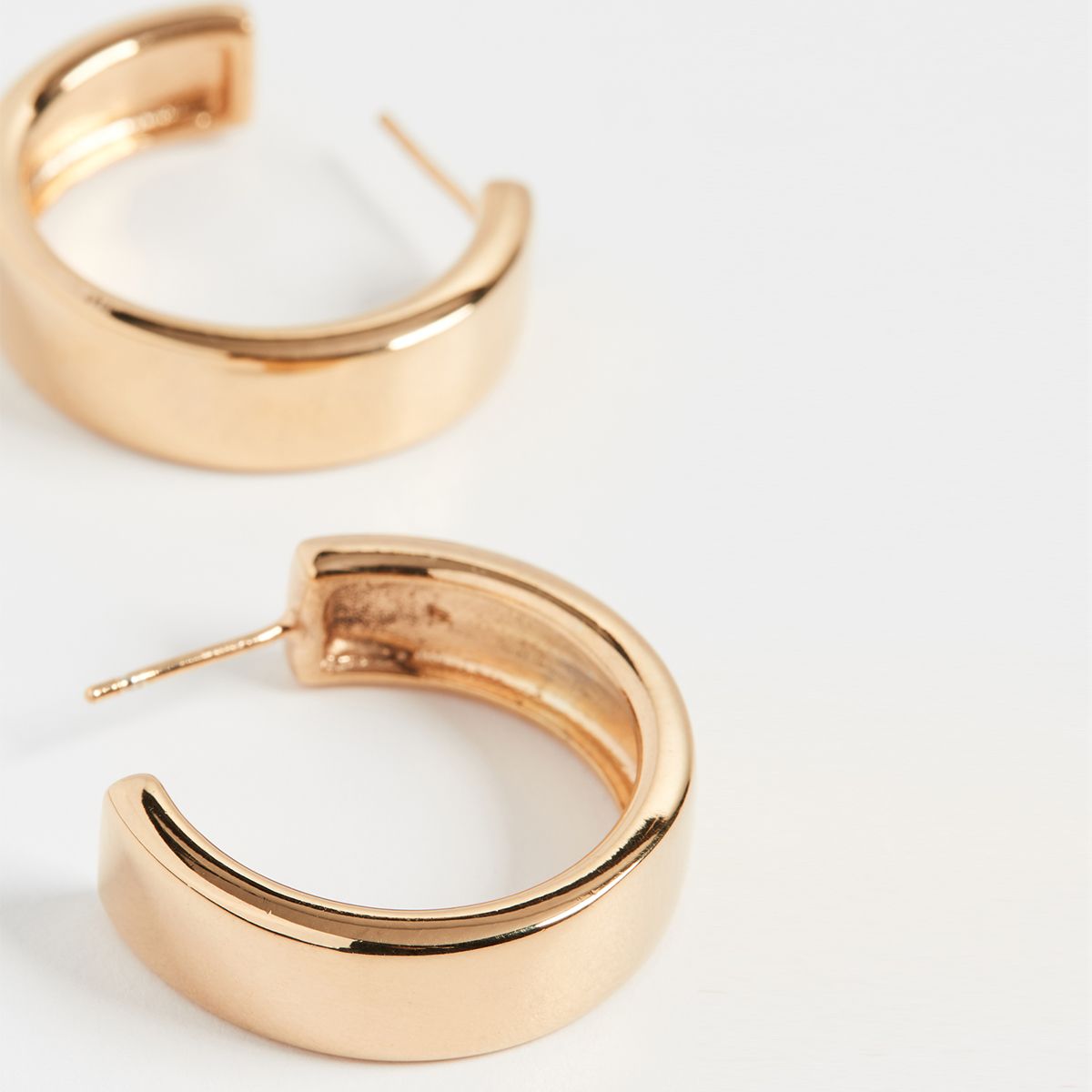 7 Jewelry Trends Hailey Bieber Wears Constantly | Who What Wear