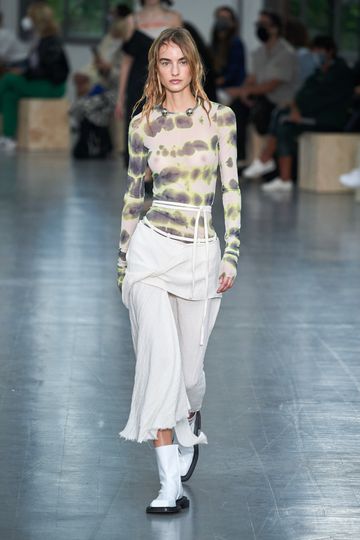 4 Spring Tops That Are On-Trend for 2021 | Who What Wear