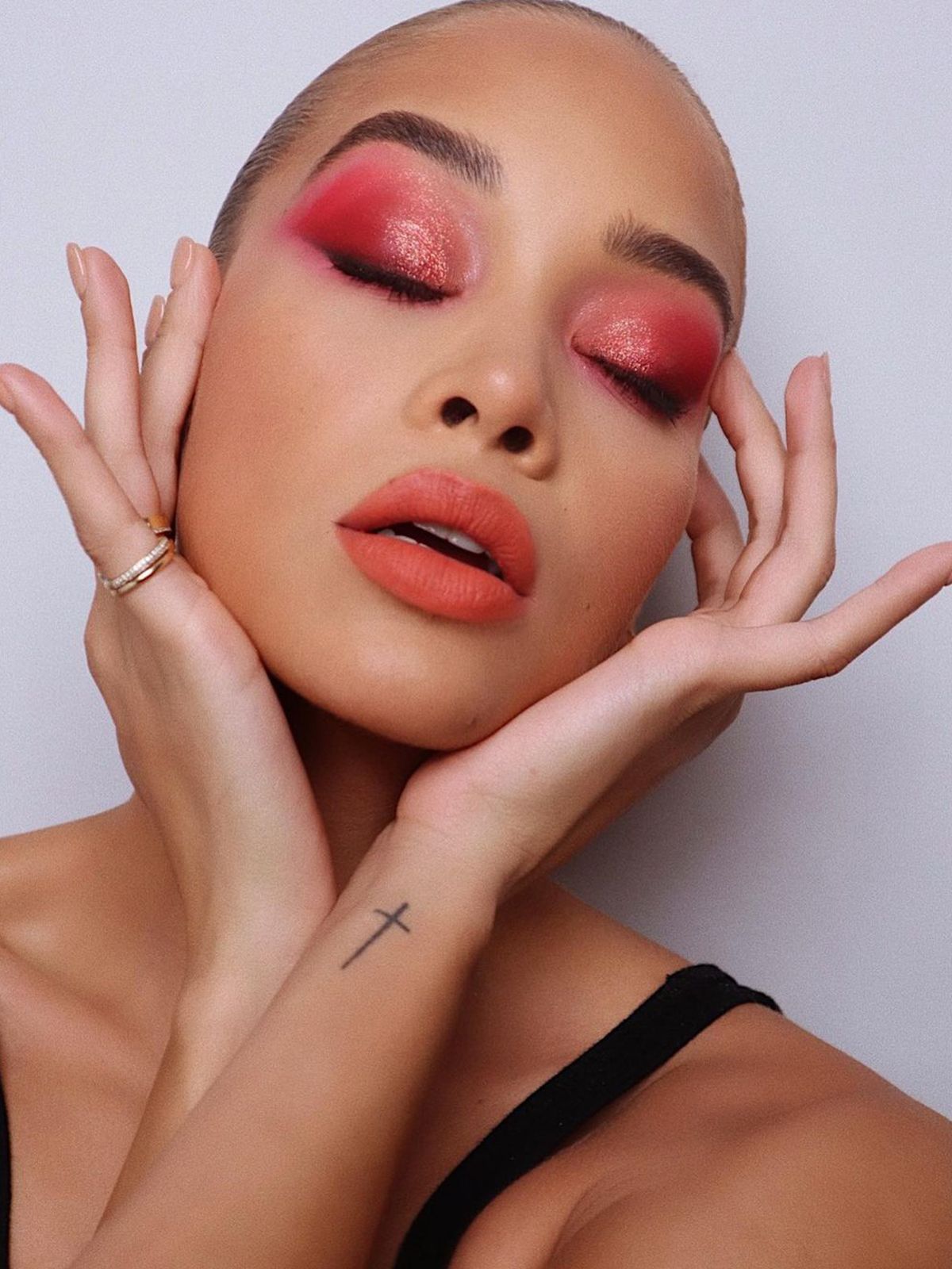 The 18 Coolest Pink Eyeshadow Looks and How to Create Them | Who What Wear