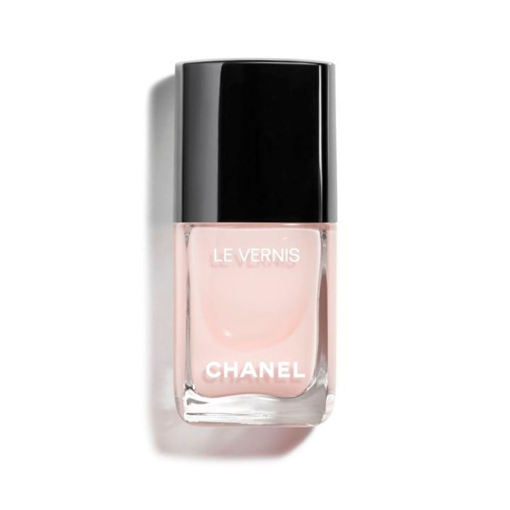 The 11 Best Chanel Nail Polishes Of All Time, According to the Experts ...