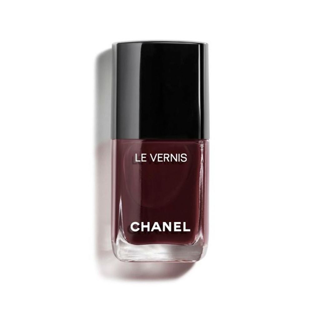 The 11 Best Chanel Nail Polishes Of All Time, According to the Experts ...