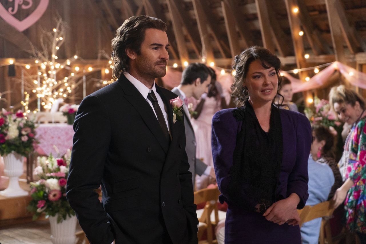Designing Three Decades of Fashion in Netflix's Firefly Lane | Who What ...