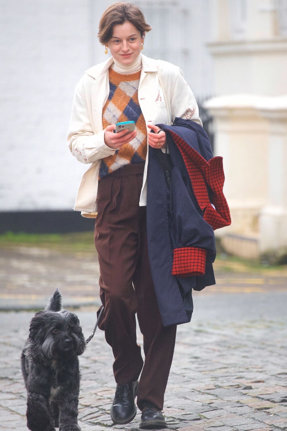 The Crown's Emma Corrin Has Perfect London Street Style | Who What Wear