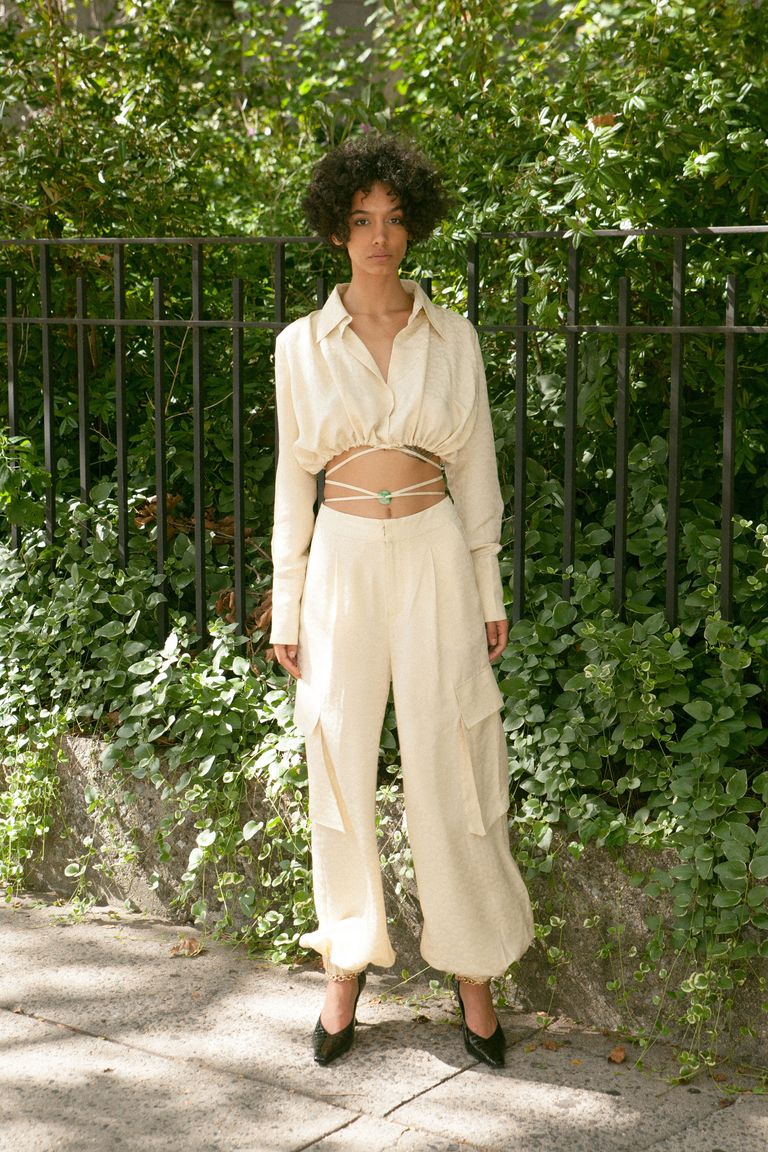 Midriff Flossing Is Still a Thing—Here’s How to Pull It Off | Who What Wear