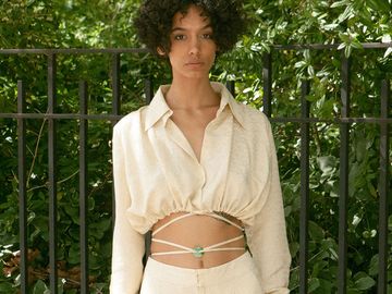 Midriff Flossing Is Still a Thing—Here’s How to Pull It Off | Who What Wear