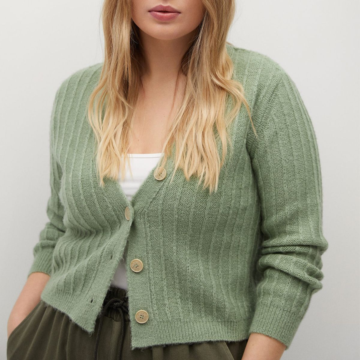 9 Items Women Are Buying to Look Fashion Forward | Who What Wear