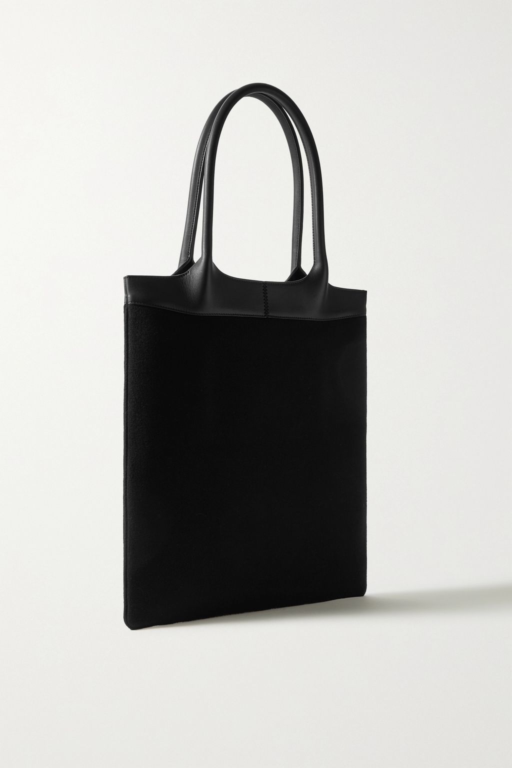 We Can't Stop Talking About the 2D Bag Trend | Who What Wear