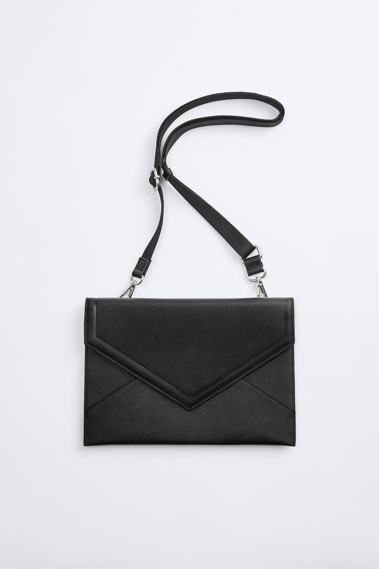 We Can't Stop Talking About the 2D Bag Trend | Who What Wear