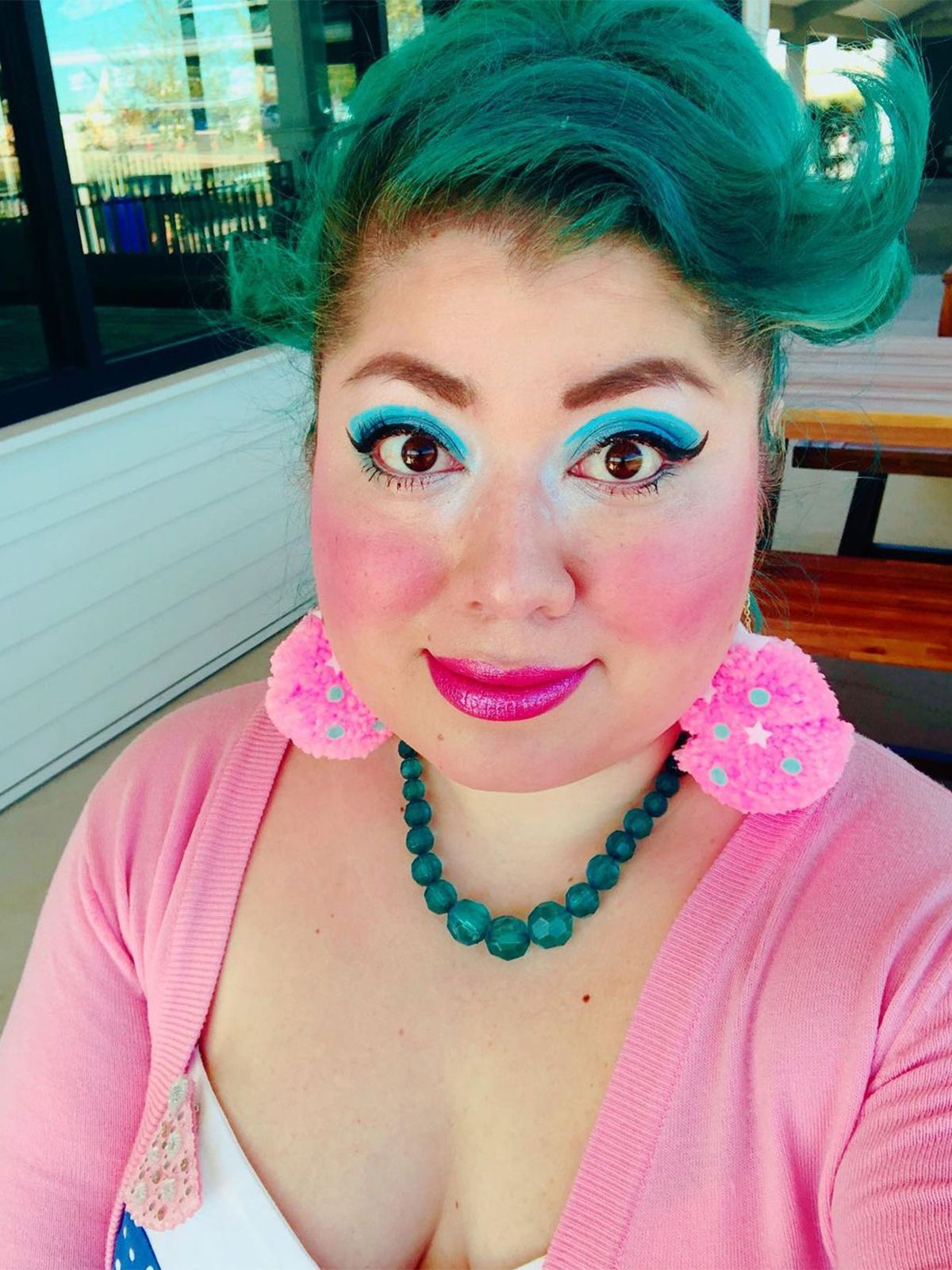 A Study: The Power of Having a Signature Beauty Look | Who What Wear