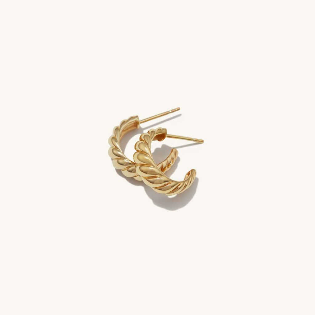 30 Simple Gold Jewelry Pieces That Are So Timeless | Who What Wear