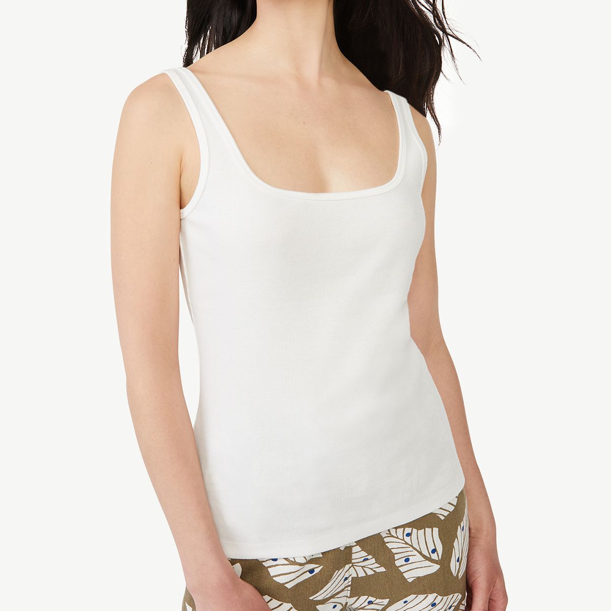 8 Trendy Tank Top Outfits That Are Easy to Pull Off | Who What Wear