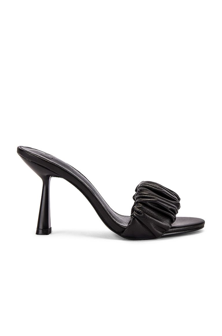 The 8 Best Brands on Revolve That We're Very Impressed With | Who What Wear
