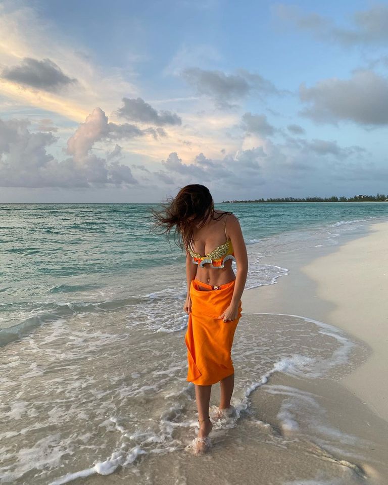 EmRata's Jaw-Dropping Mermaid Bikini Is Already Going Viral | Who What Wear