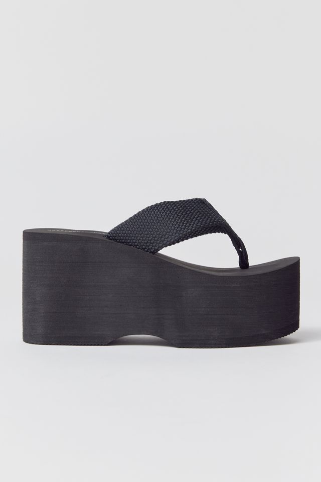 The 29 Best Beach Sandals for Women in 2023 | Who What Wear