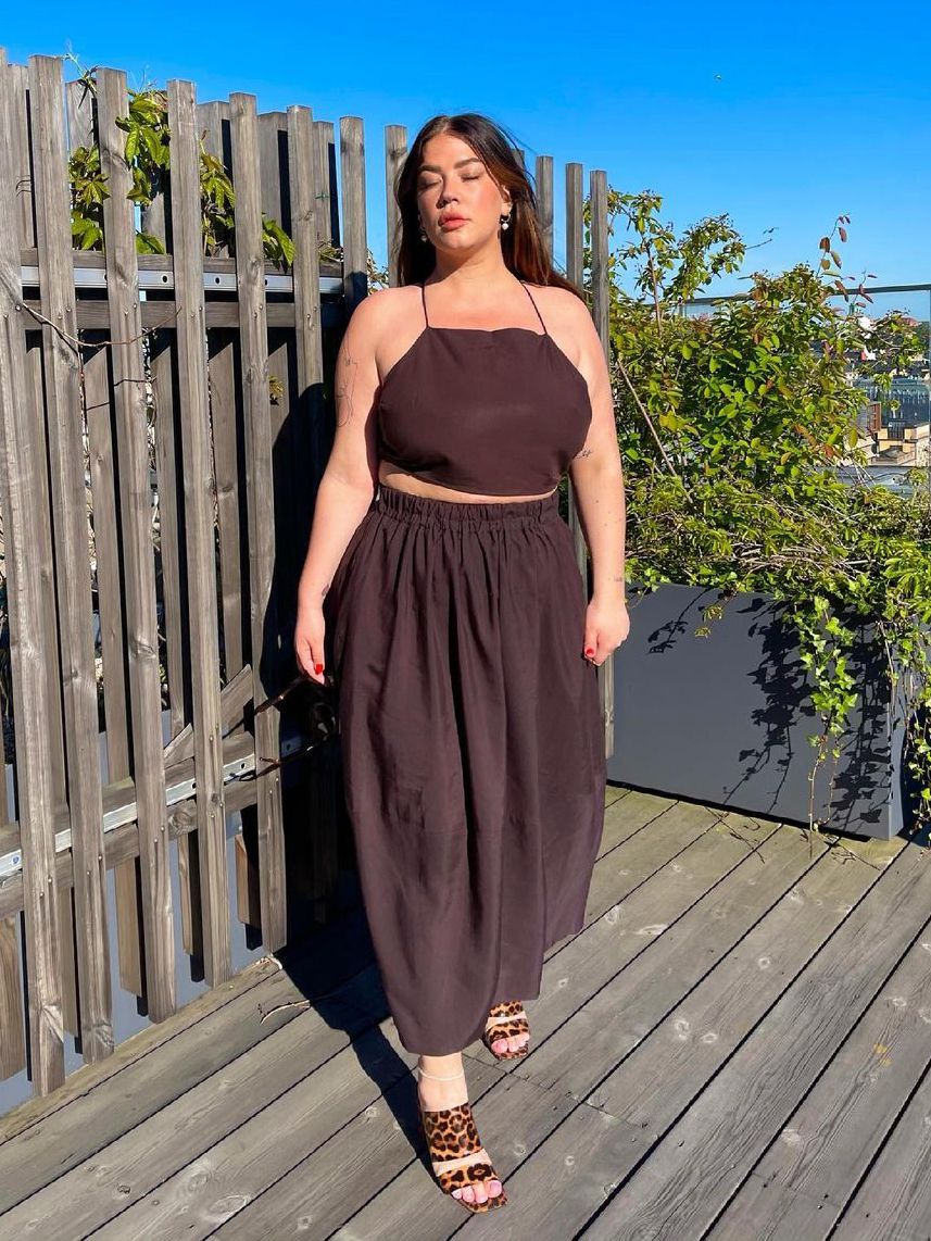 The 15 Best Body Bronzers for Effortlessly Glowy Skin | Who What Wear