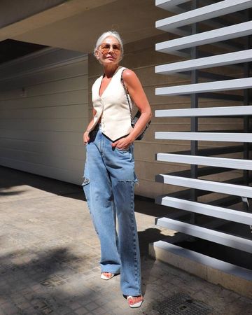 The 10 Best Loose-Fitting Jean Outfits of 2021 | Who What Wear