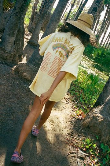 The 10 Best Loose-Fitting Jean Outfits of 2021 | Who What Wear