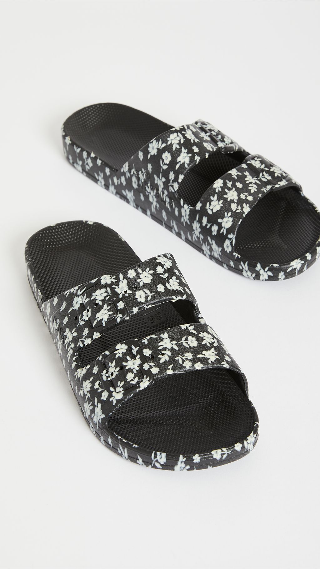 7 Sandal Styles Women in Their 50s and 60s Love | Who What Wear