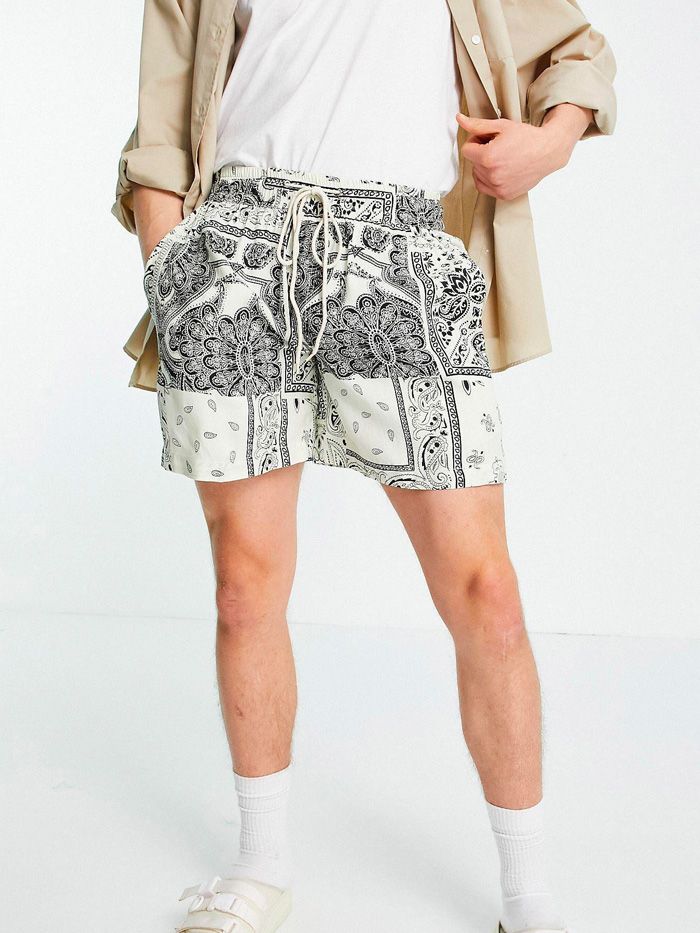 5 Ways to Mix and Match Patterns in Fashion for 2021 | Who What Wear